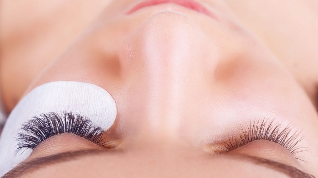 What to Know For Your Lash Extensions Appointment: Before & After